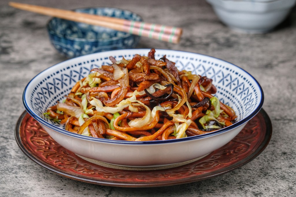 Shanghainese Fried Noodle With OmniMeat Strip - Let's Go Vegan!
